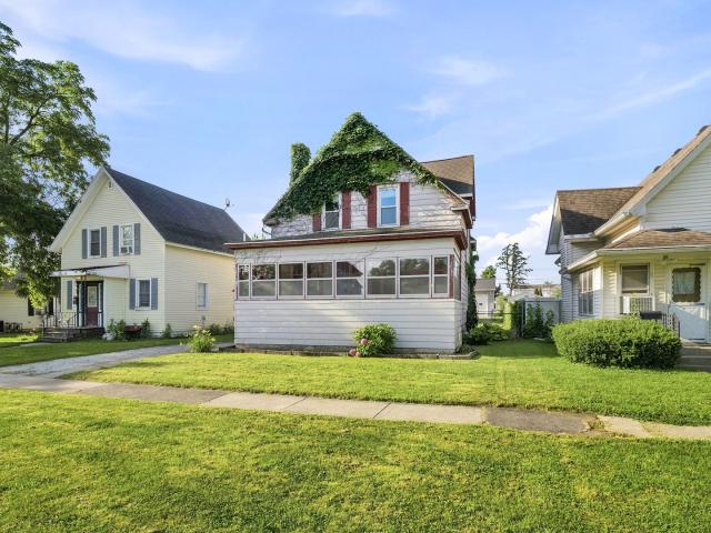 111 W Delaware Street
