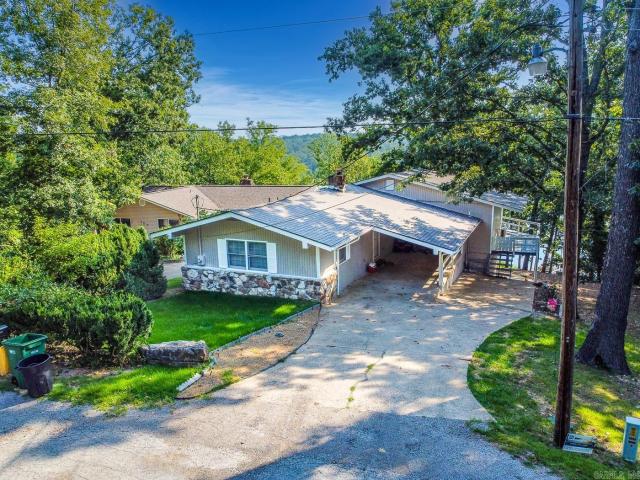 111 W Lakeshore Dr