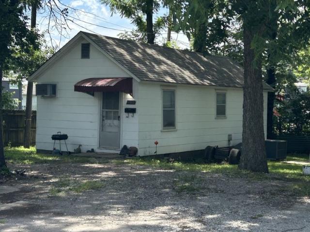 111 W Lindburg Duplex