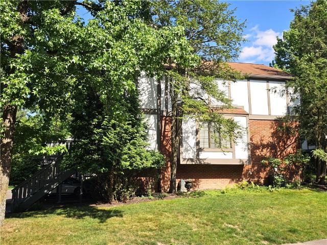 111 Woodcrest Dr