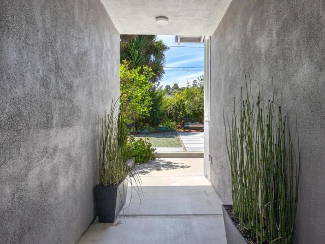 111 Woodside Avenue