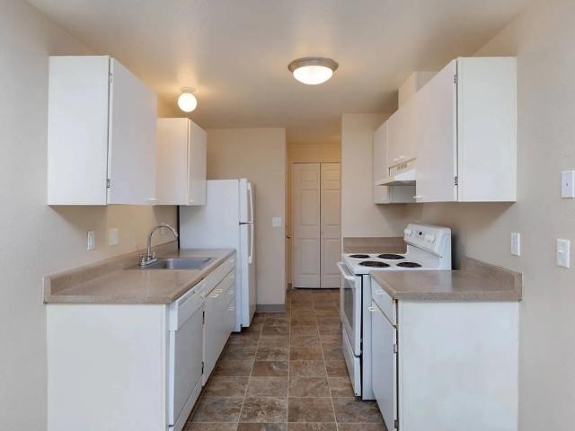 111 Willow Creek 2 Bedroom Apartment for Rent at 3624 Se Westview Ave, Oak Grove, OR 97267 Milwaukie Heights
