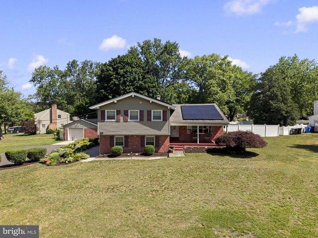 111 Winding Ln, Cinnaminson, NJ 08077