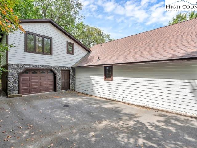 111 Wintergreen Way Road