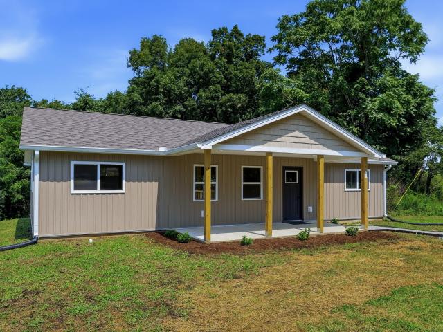 111 Tom Smith LN
