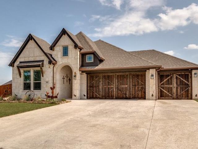 111 Tetrad Cir, Waxahachie, TX 75165