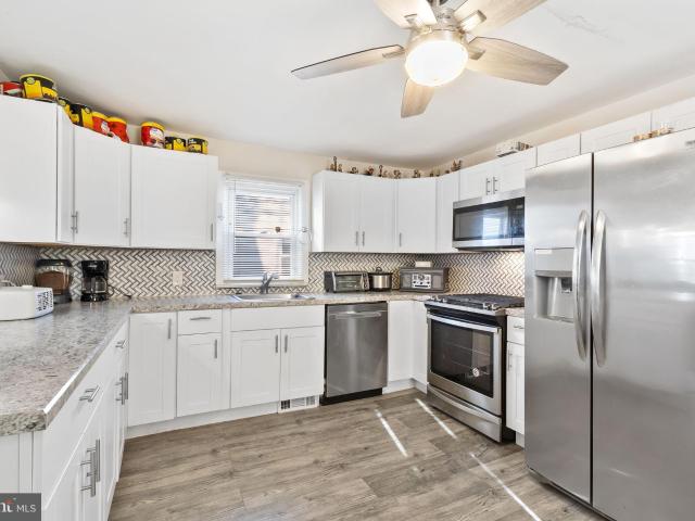 111 Thompson St, Burlington, NJ 08016 | MLS #NJBL2102
