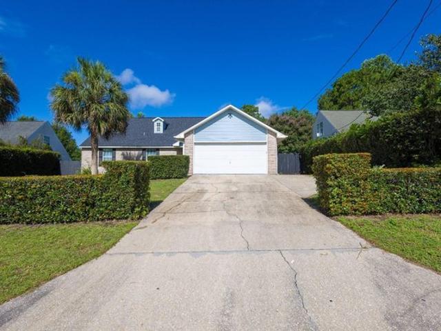 111 Trenton Ave, Crestview, FL 32539