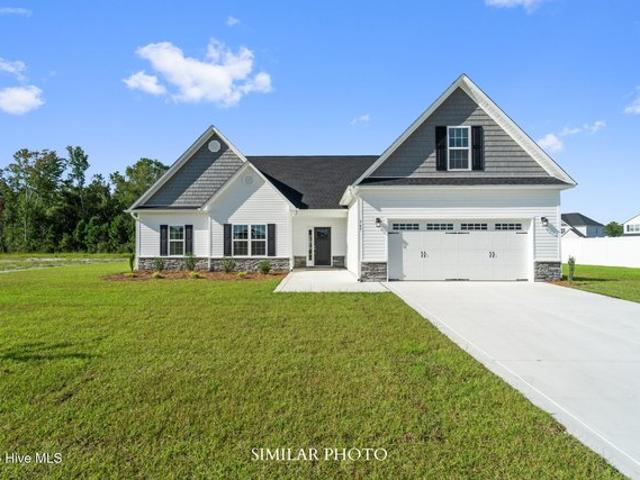 111 Twisted Vine Blvd, Jacksonville, NC 28546