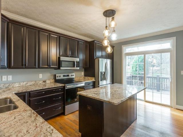 111 villa view dr
