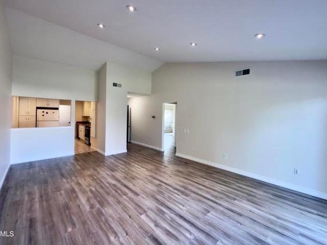 11243 Village 11