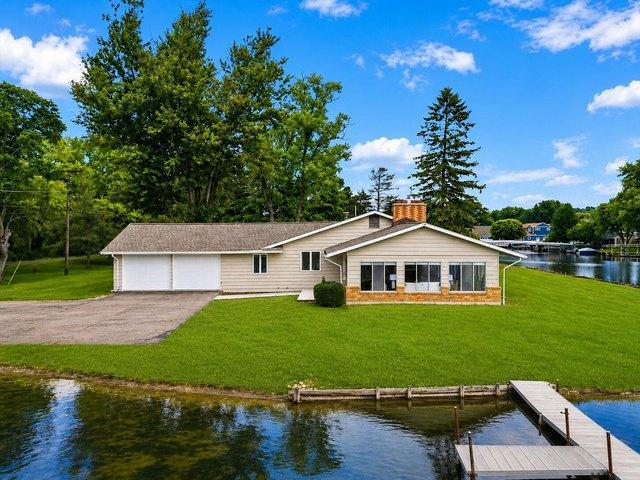 11243 Wynns Rd, Pinckney, MI 48169