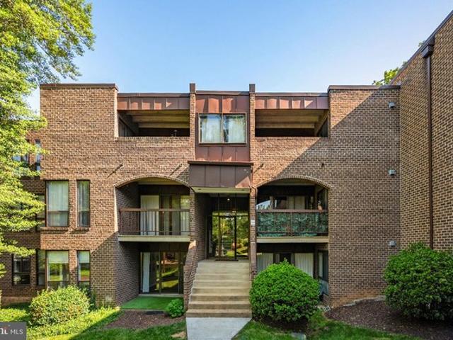 11240 Chestnut Grove Sq Apt 157, Reston, VA 20190