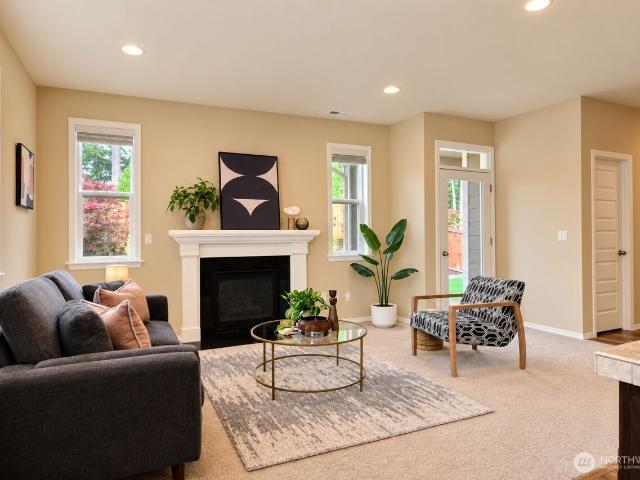 11244 Borgen Loop