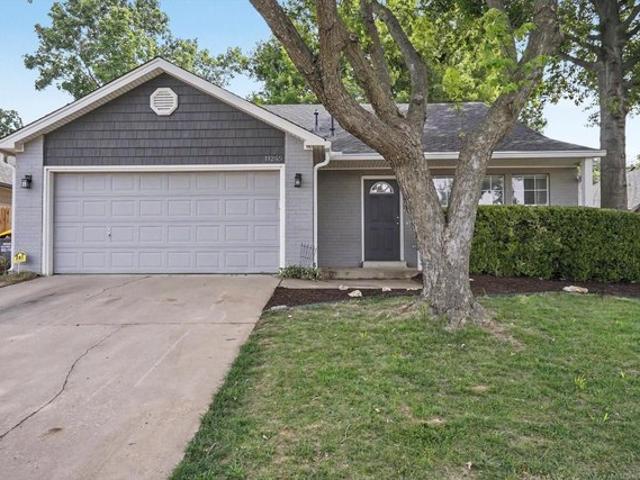 11245 S Nandina Ave, Jenks, OK 74037