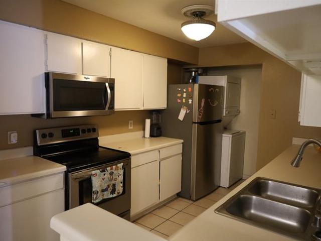 1124 Morraine View Dr Unit 103, Madison, WI 53719