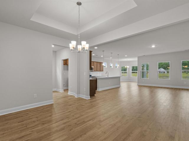 1124 NW Forest Bend Dr NW