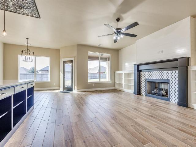 1124 NW 17th Place