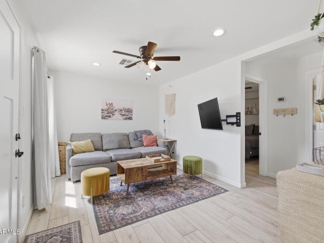 1124 N 14TH Street