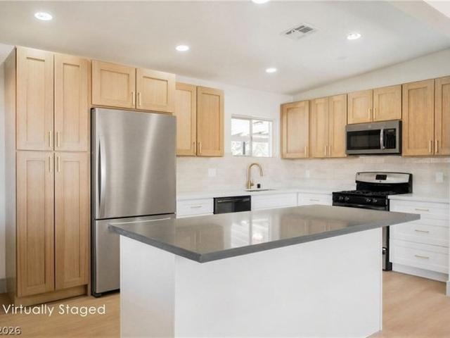 1124 Nassau Dr, Las Vegas, NV 89108
