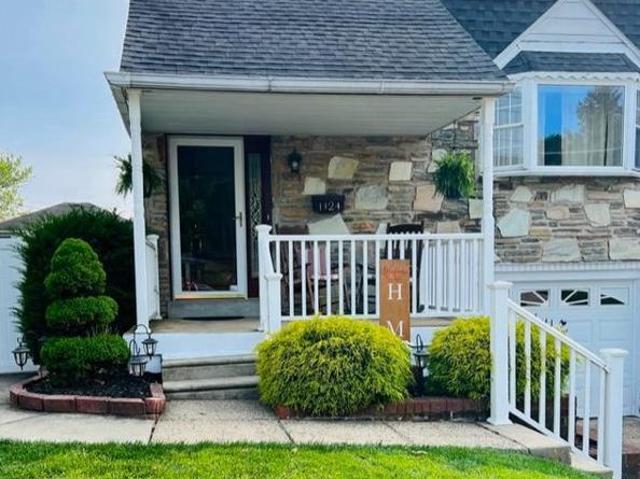 1124 Napier St, Philadelphia, PA 19116