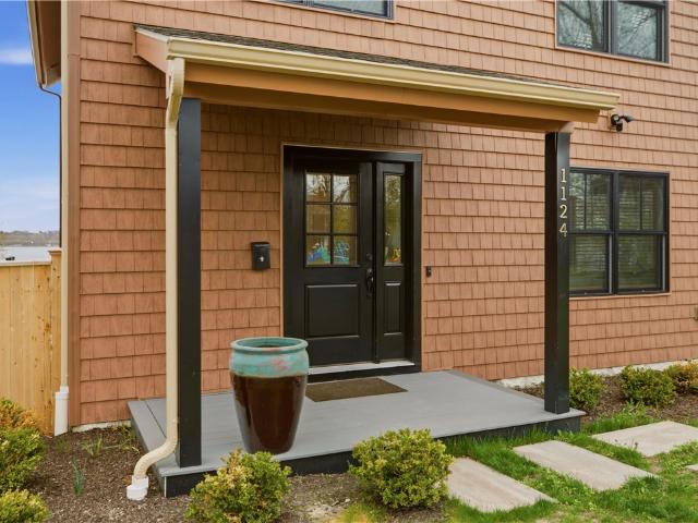 1124 Narragansett Boulevard