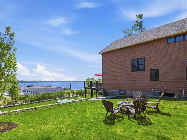1124 Narragansett Boulevard