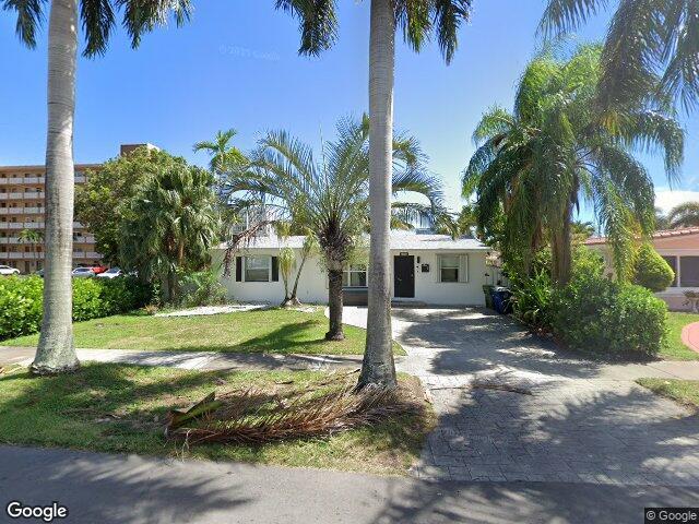 1124 NE 6th St, Hallandale Beach, FL 33009