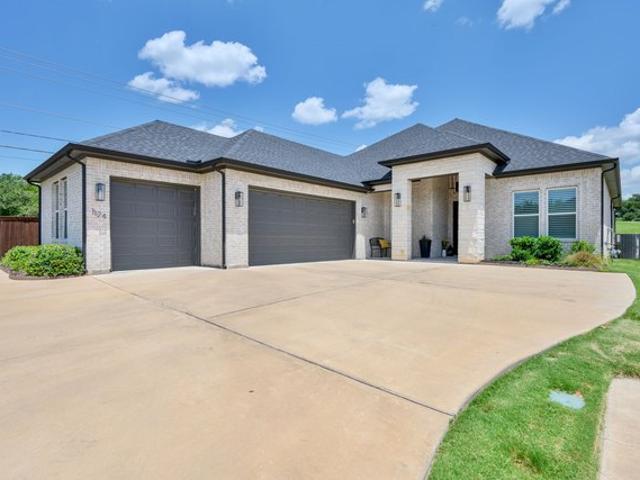 1124 Aviara Ct, Granbury, TX 76048