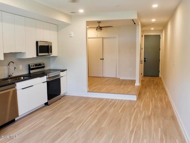 1124 Castle Street # 303