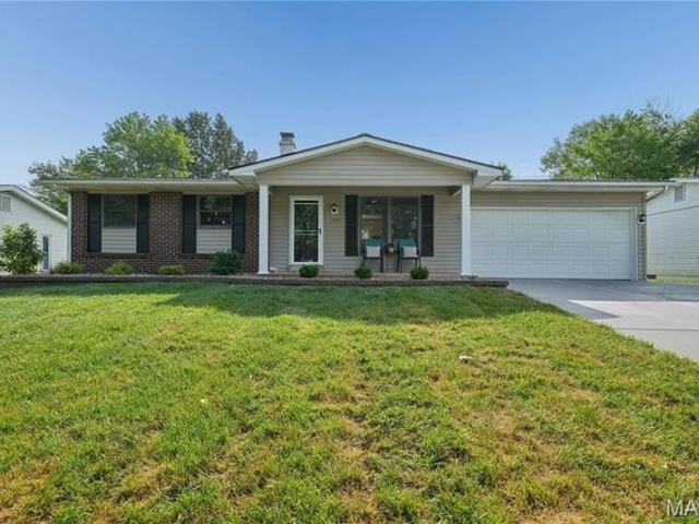 1124 Concord Dr, Saint Charles, MO 63303