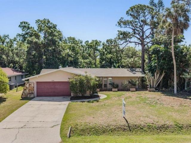 1124 Danny Dr, Sarasota, FL 34243