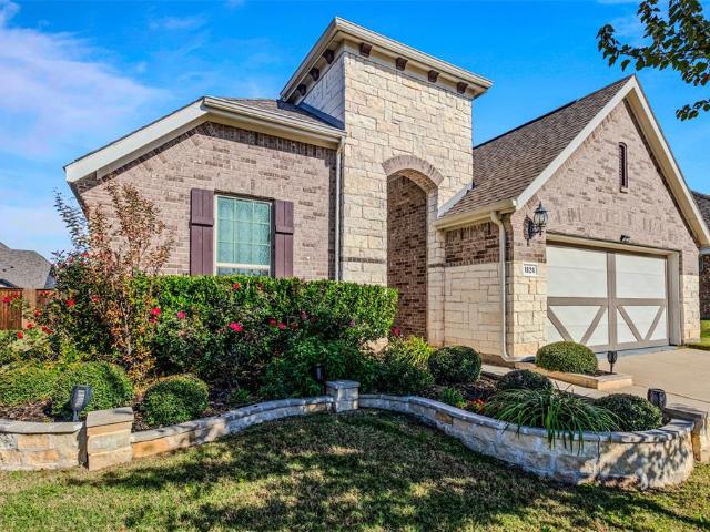 1124 Diamond Dove Drive