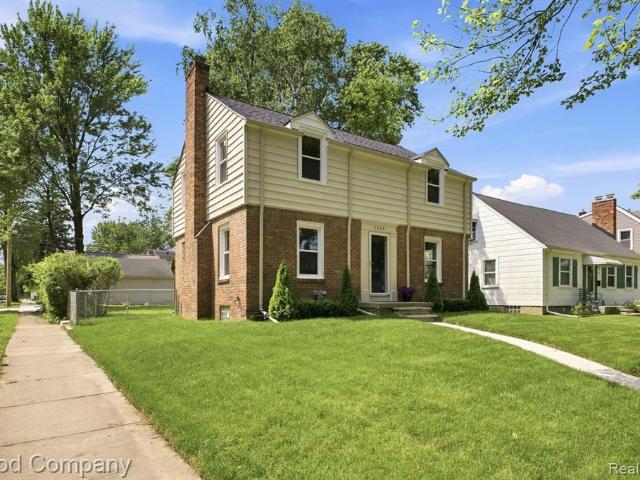 1124 E 5th Street