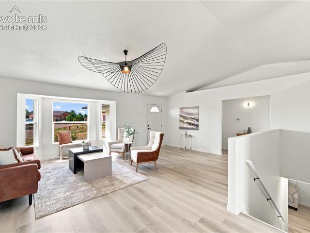 1124 E Lilac Court