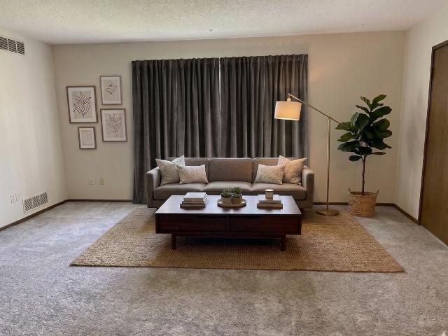 1124 Flammang Dr 2 Bedroom Apartment for Rent at 1124 Flammang Dr, Waterloo, IA 50702