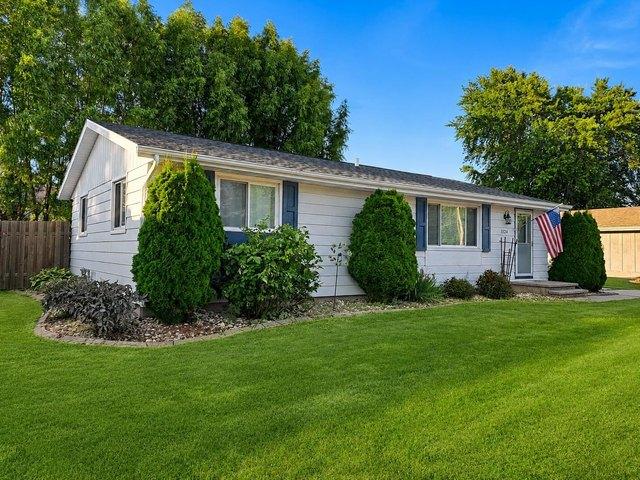 1124 Grove St, Menasha, WI 54952