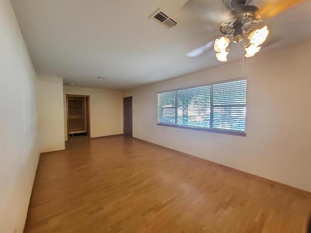 1124 Harrison Lane