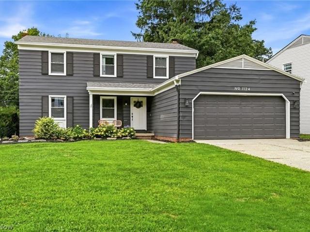 1124 Hillrock Dr, South Euclid, OH 44121