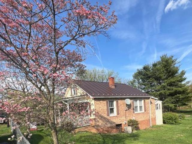 1124 Purcell Ln, Winchester, VA 22603