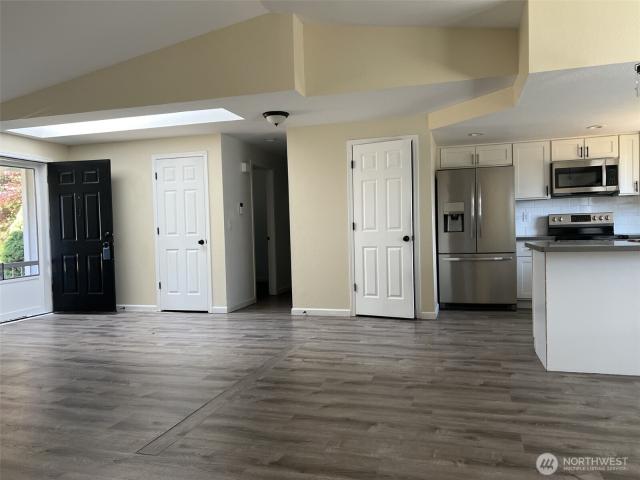 1124 Pinedrop Loop SE