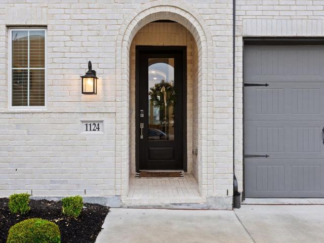 1124 Queensdown Way