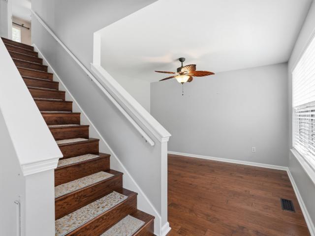 1124 River Oaks Dr