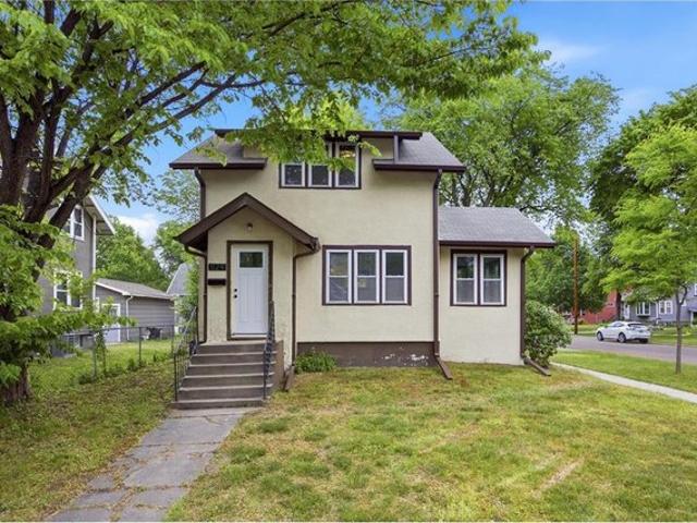1124 University Dr S, Fargo, ND 58103