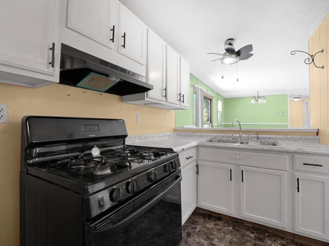 1124 W Eddy School Road