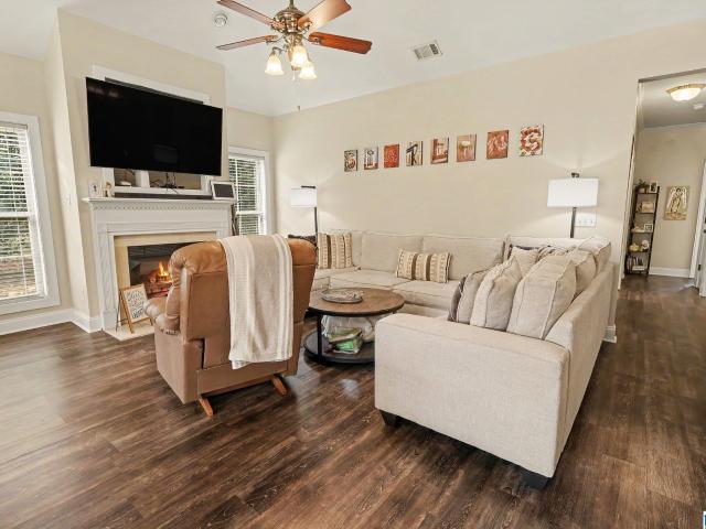1124 Weybridge Way