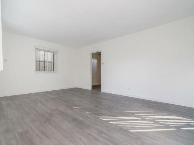 1124 1128 W. 110th 2 Bedroom Apartment for Rent at 1124 W 110th St, Westmont, CA 90044 Westmont