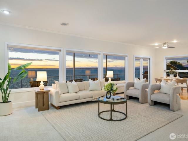 1124 2nd Street