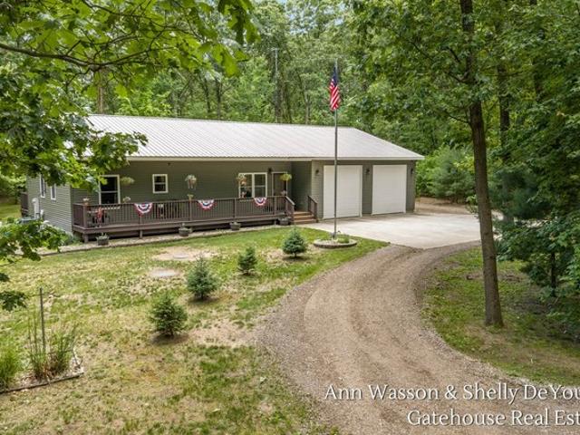11250 Rooksby St, Sand Lake, MI 49343