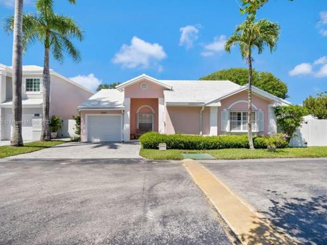 11251 64th Ln SW, Miami, FL 33173